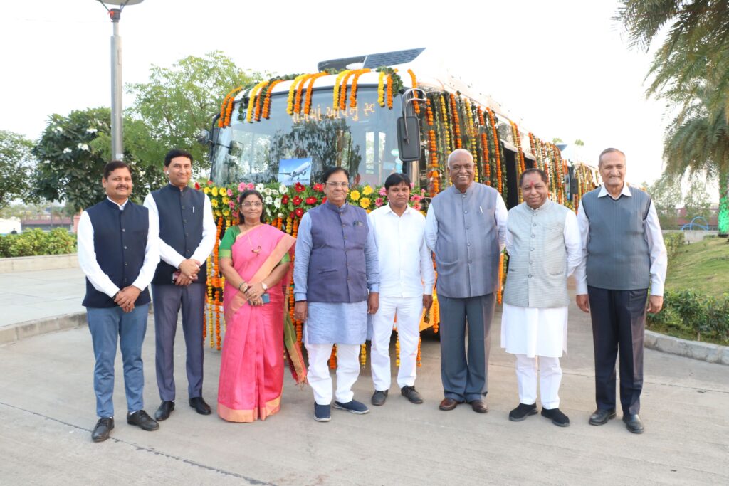 Tata Motors delivers 60 Ultra Urban 9/9 electric buses to Ahmedabad ...