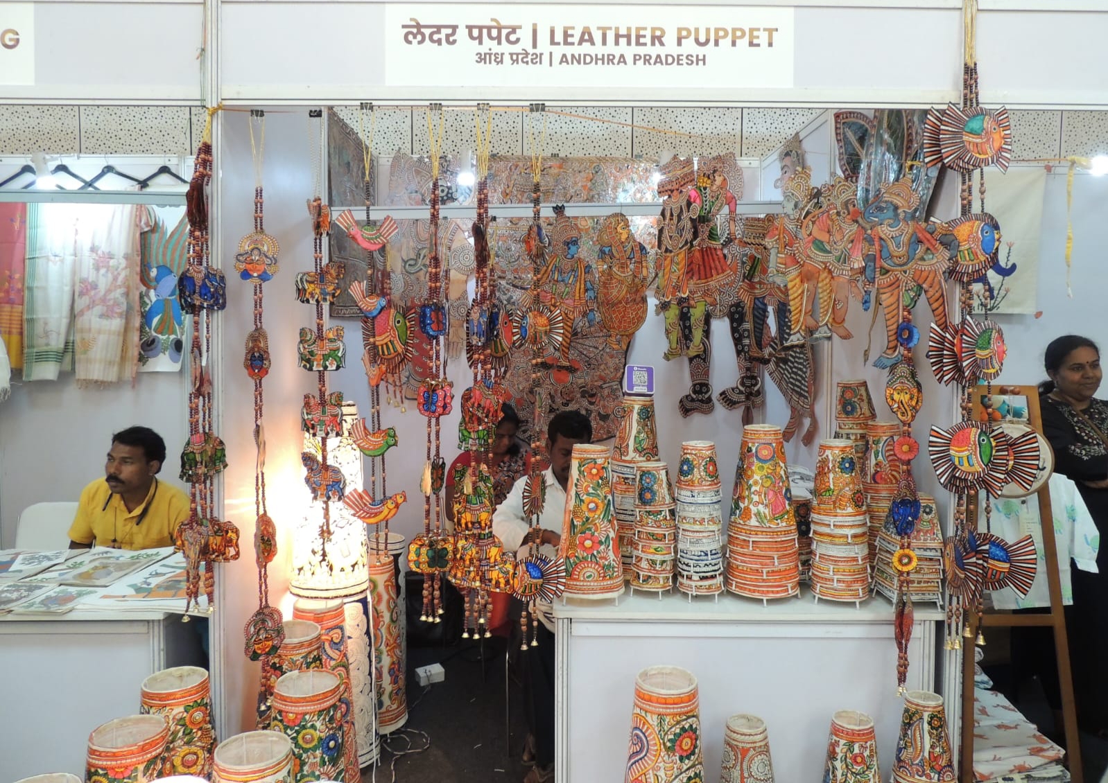 NIFT Mumbai organized Craft Bazaar to uplift the weavers and artisans ...
