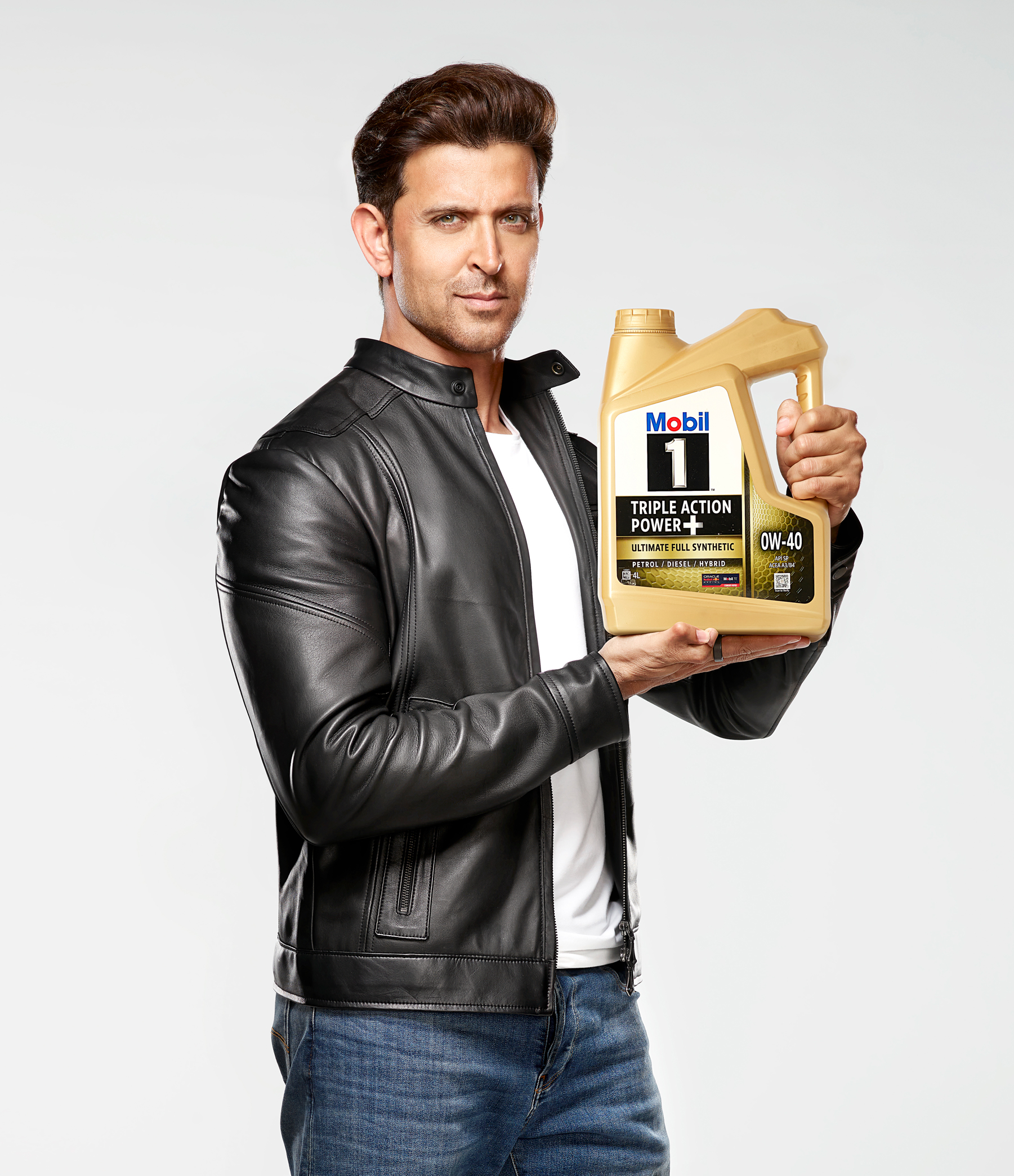 MobilTM signed Hrithik Roshan as new brand ambassador